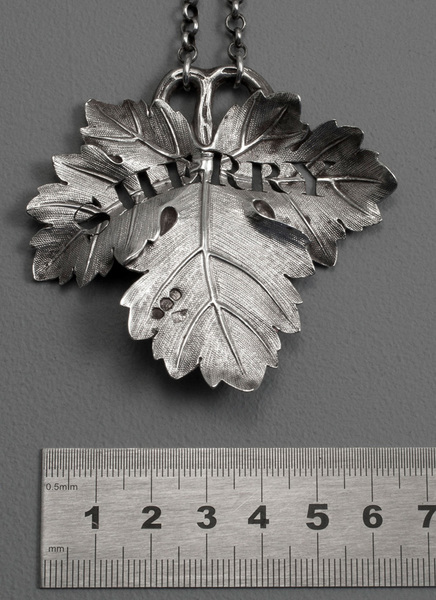 Leopard Antiques Cast Georgian Silver Sherry Vine Leaf Wine Label ...